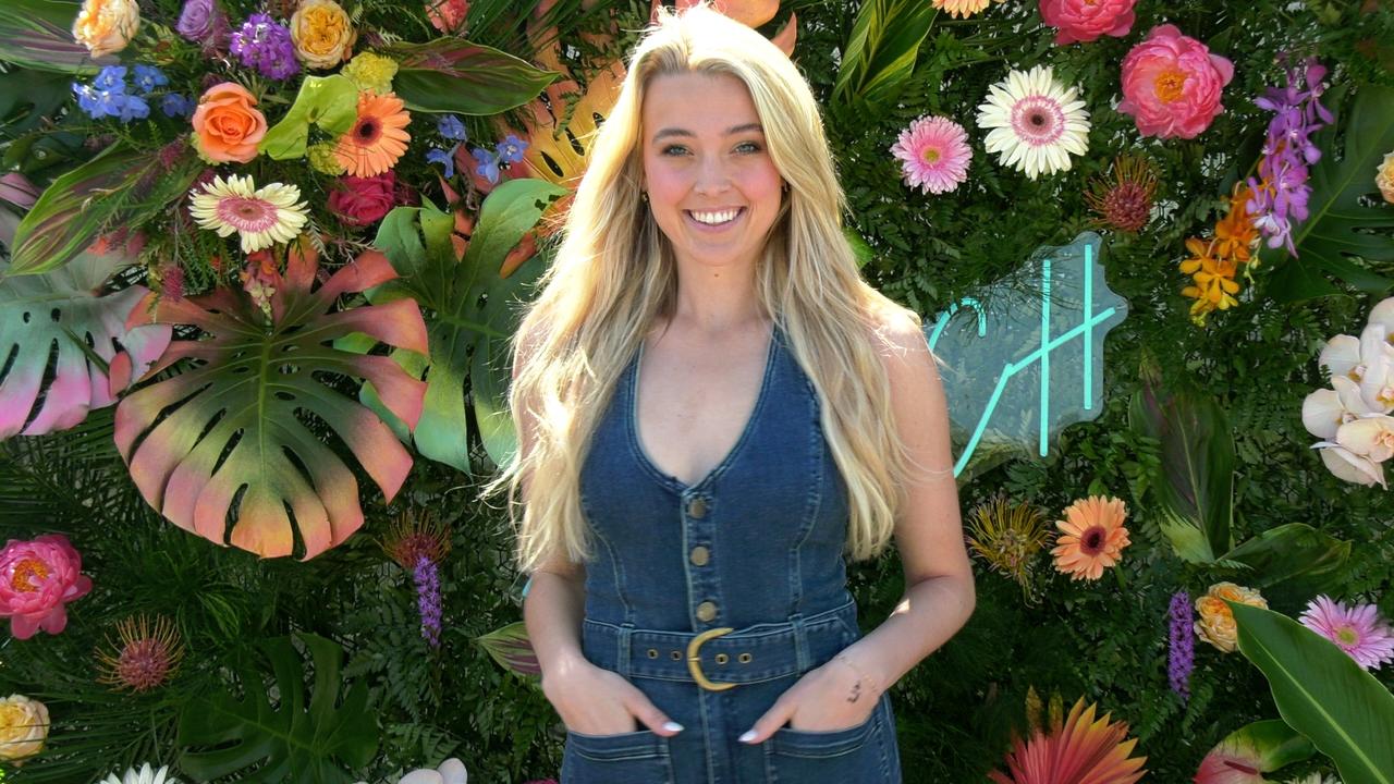 Cameron Doan attends REACH's pre-Coachella - One News Page VIDEO