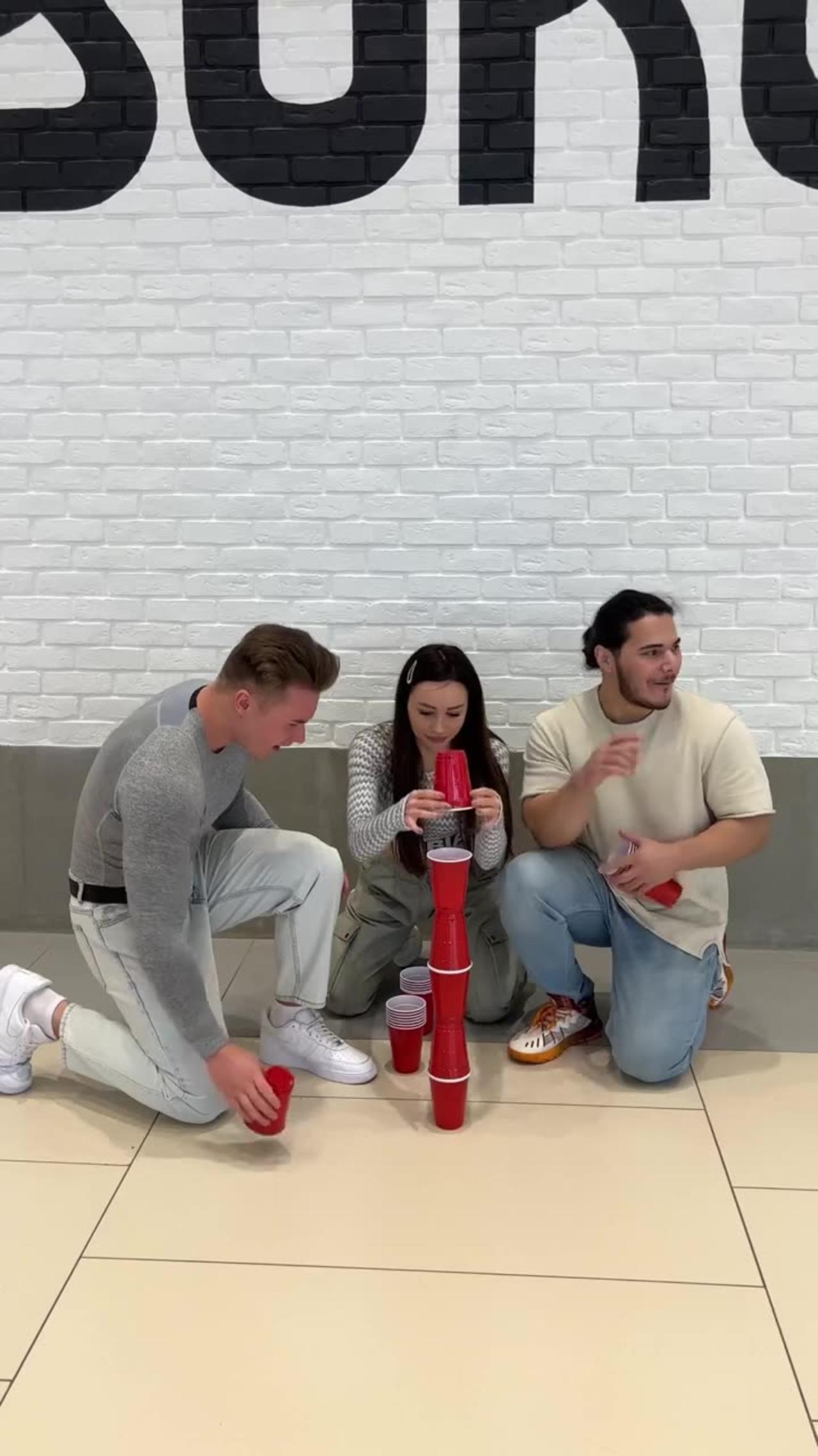 How many glasses wer... - One News Page VIDEO