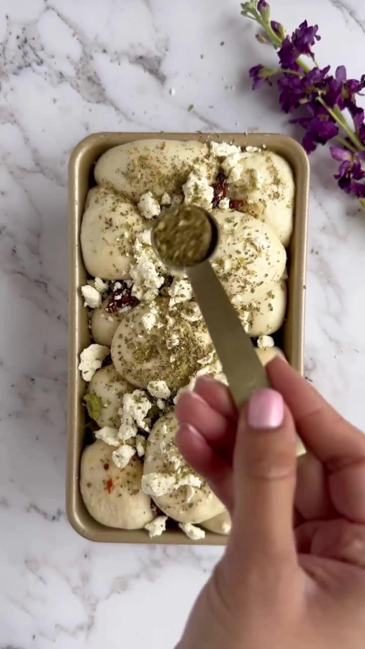 Pull Apart Olive Bread - One News Page VIDEO