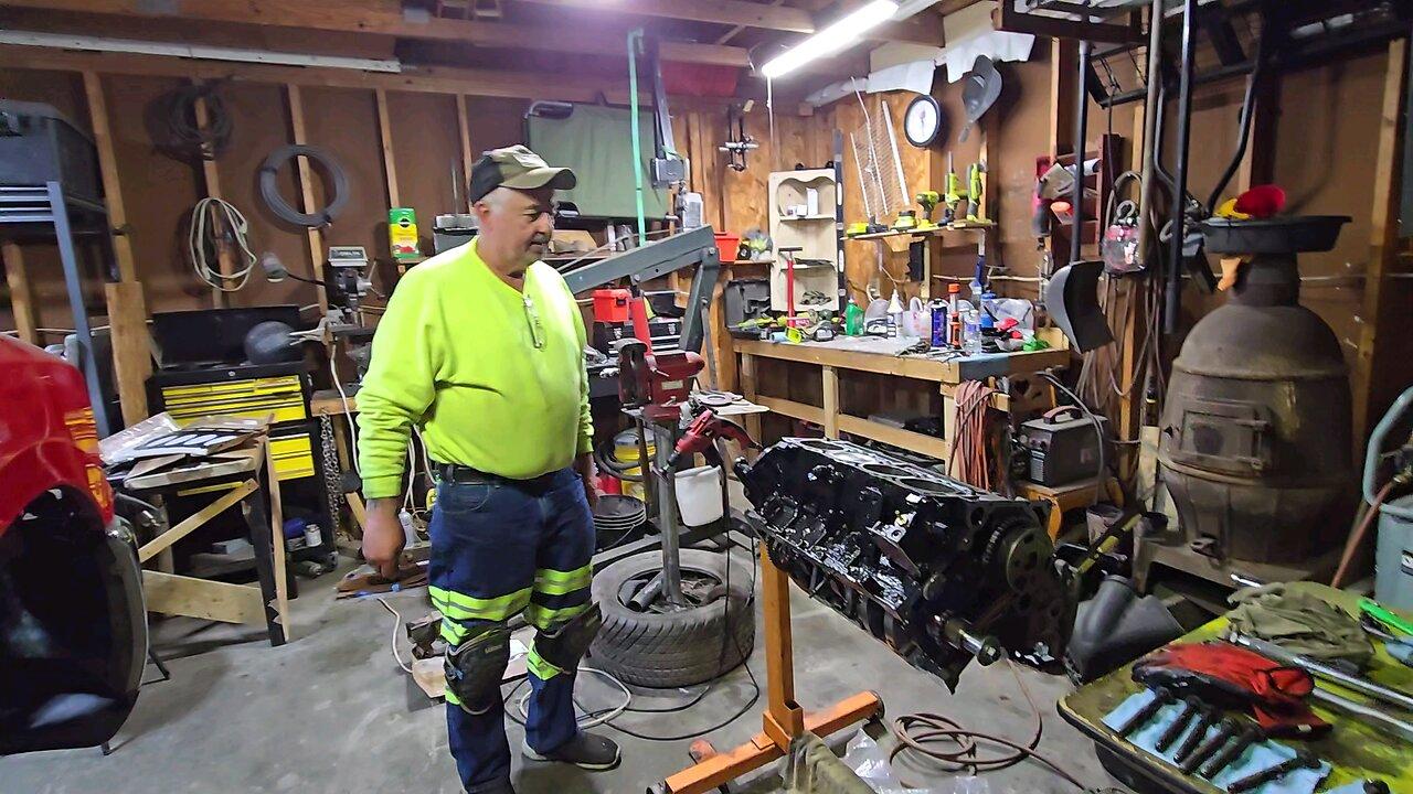 Install heads on the BGE 392 Hemi - One News Page VIDEO