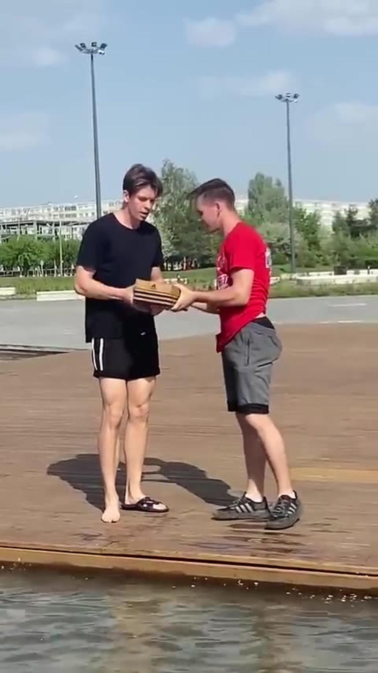 Top prank "attempt short " prank funny - One News Page VIDEO