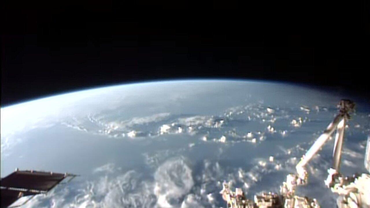 Live Views from the ISS International Space - One News Page VIDEO