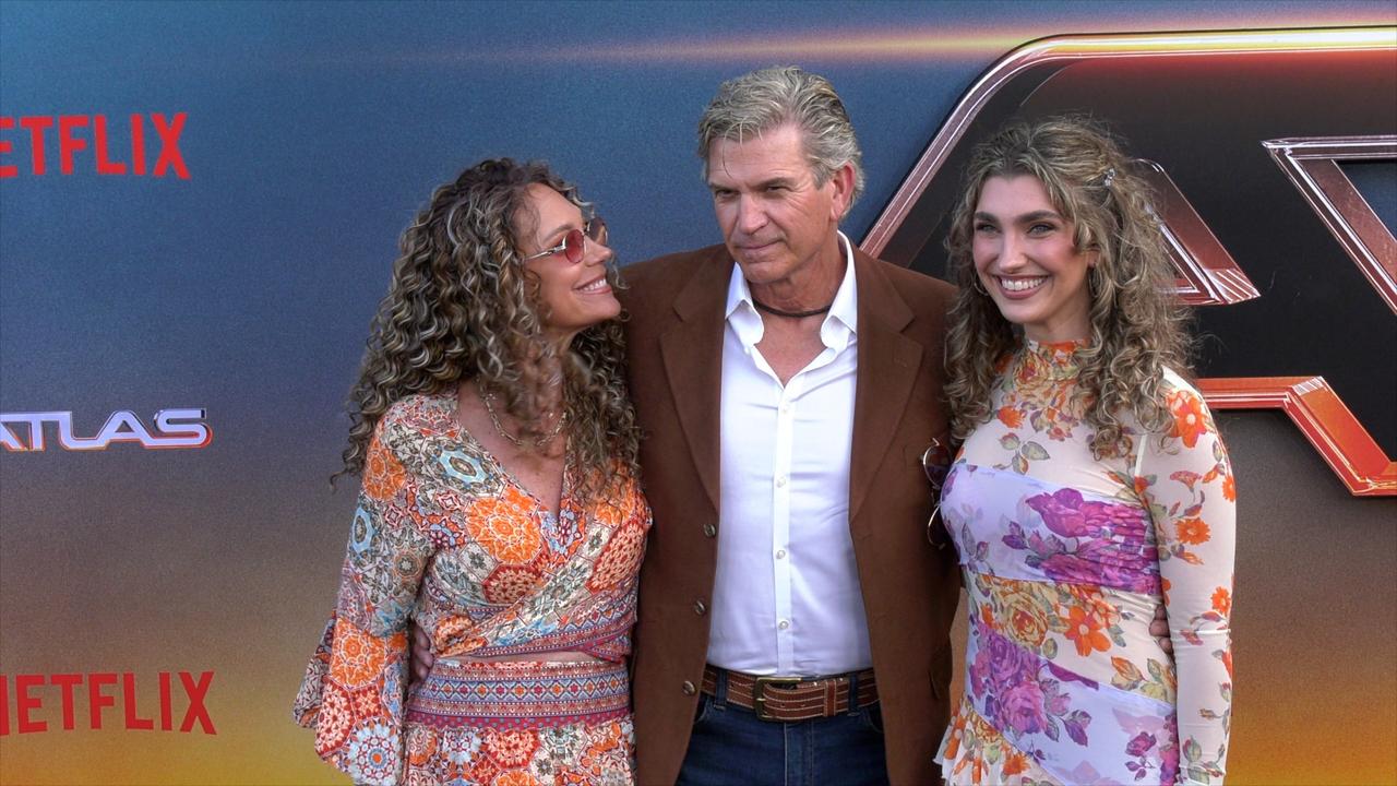 Paul Ganus attends Netflix's Atlas Los Angeles - One News Page VIDEO