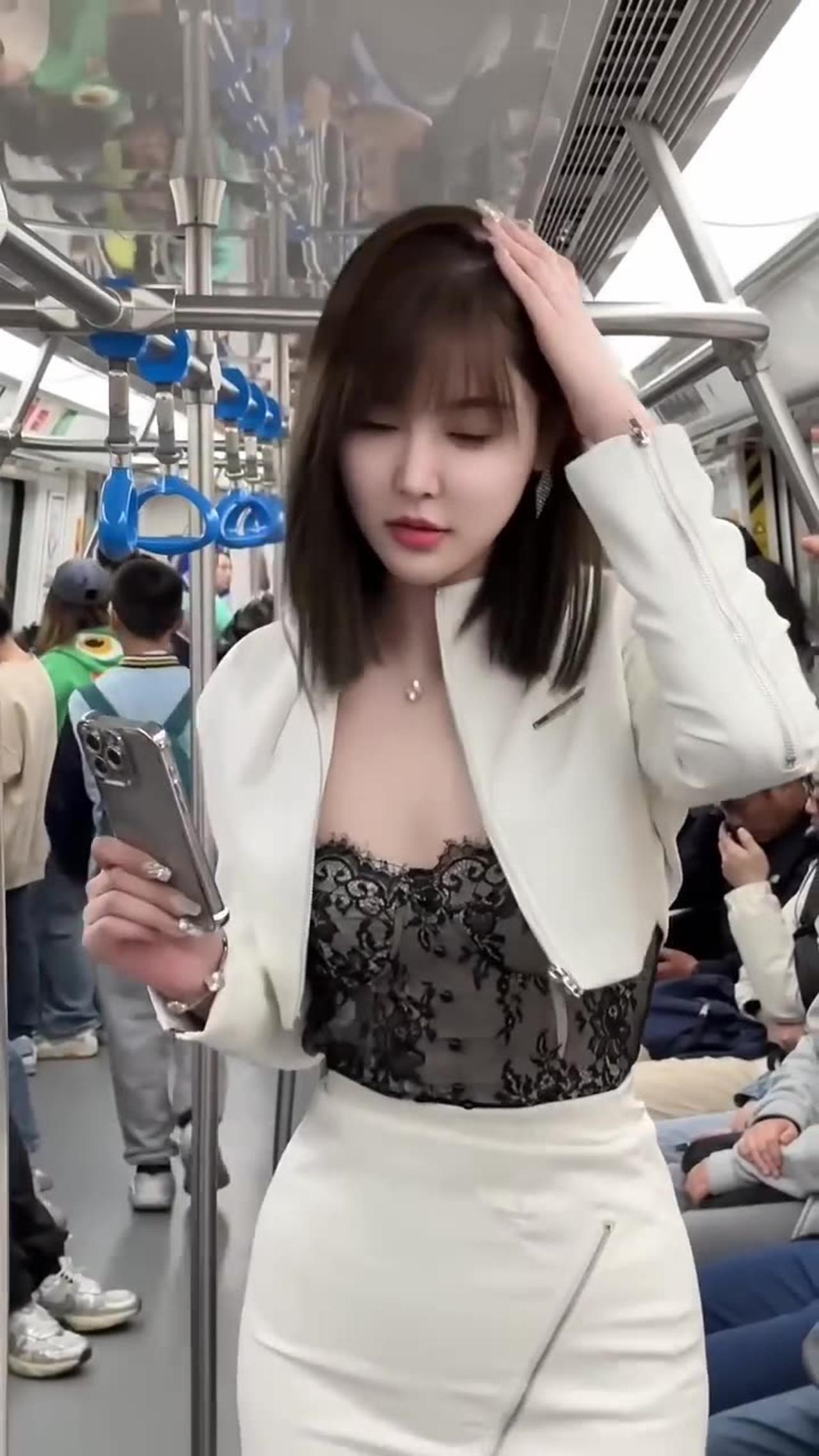 Beautiful Chinese Girl One News Page Video 