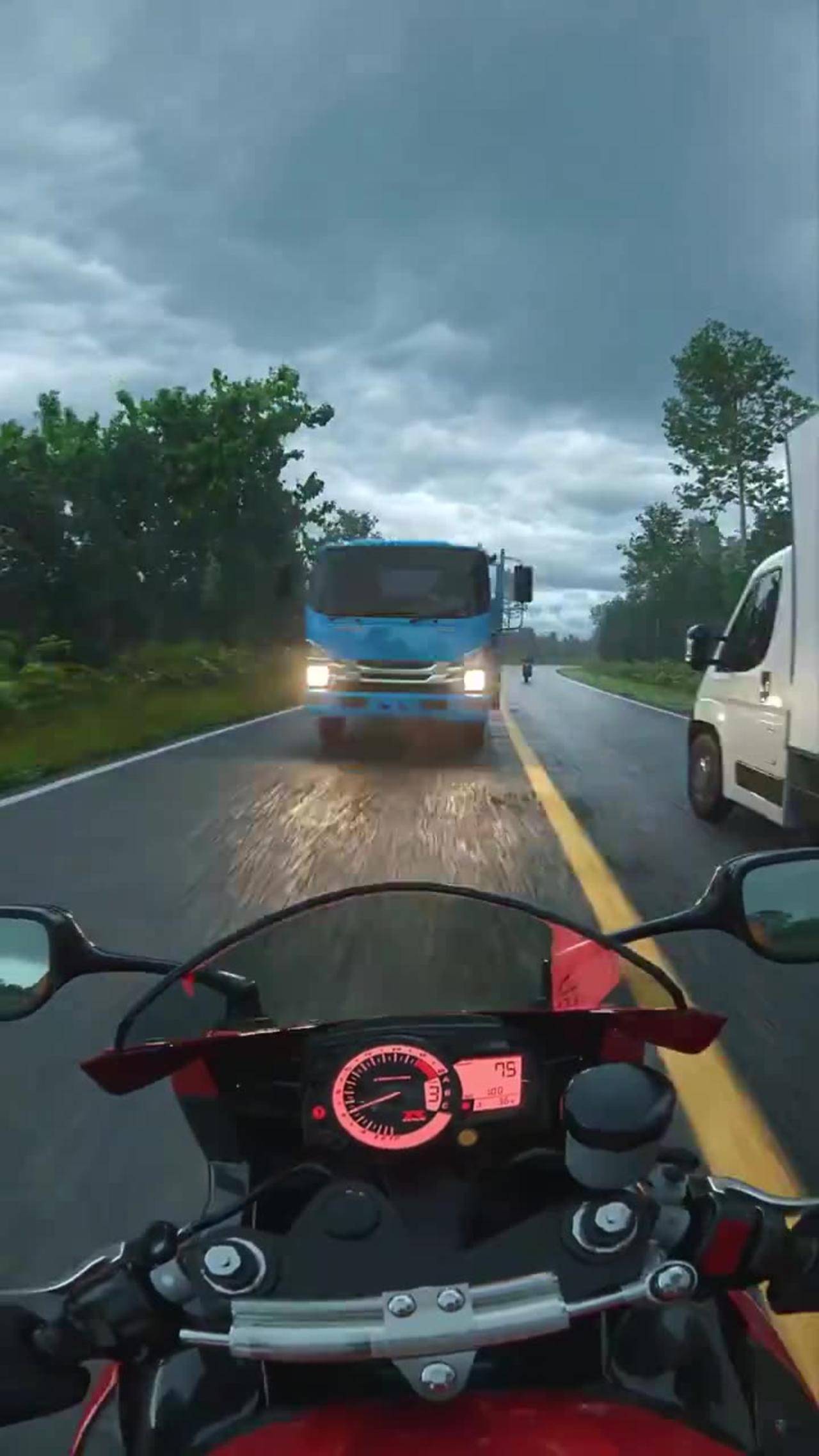 Darwin Awards Clown Death 🤡 - One News Page VIDEO