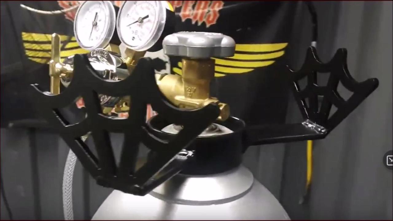 MIG GUN HANGER USED CYLINDER CAP - One News Page VIDEO