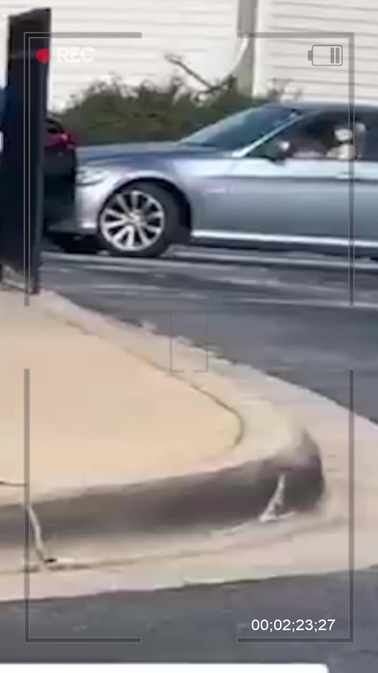 Drive-Thru Karen goes CRAZY, cuts off lady just - One News Page VIDEO