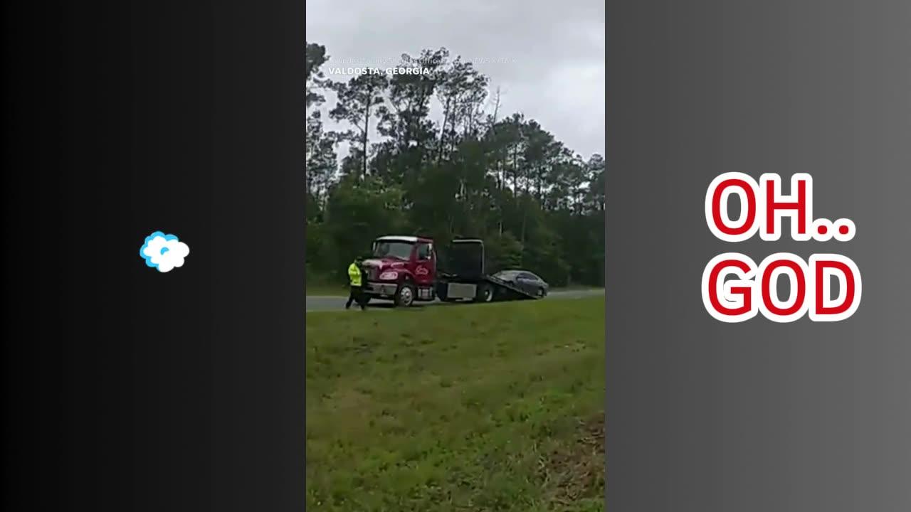 DASHCAM CAPTURE: Vehicle taking off from the tow - One News Page VIDEO
