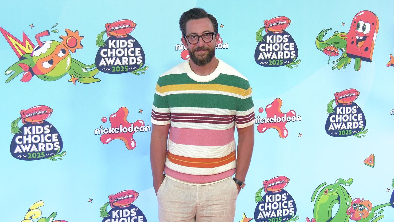 Adam Rose 2025 Kids' Choice Awards Orange Carpet - One News Page VIDEO