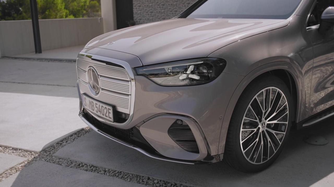 The all-new electric Mercedes-Benz GLC 400 in - One News Page VIDEO