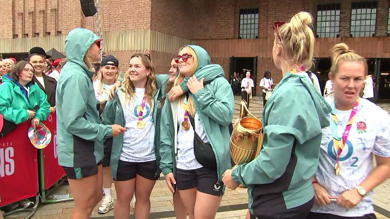 Red Roses celebrate Rugby World Cup triumph with - One News Page VIDEO