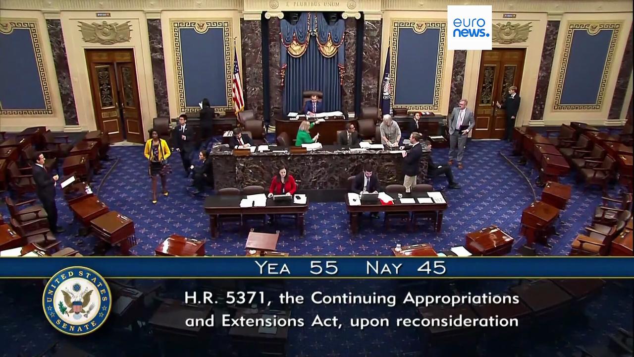 US government shuts down after last-ditch - One News Page VIDEO