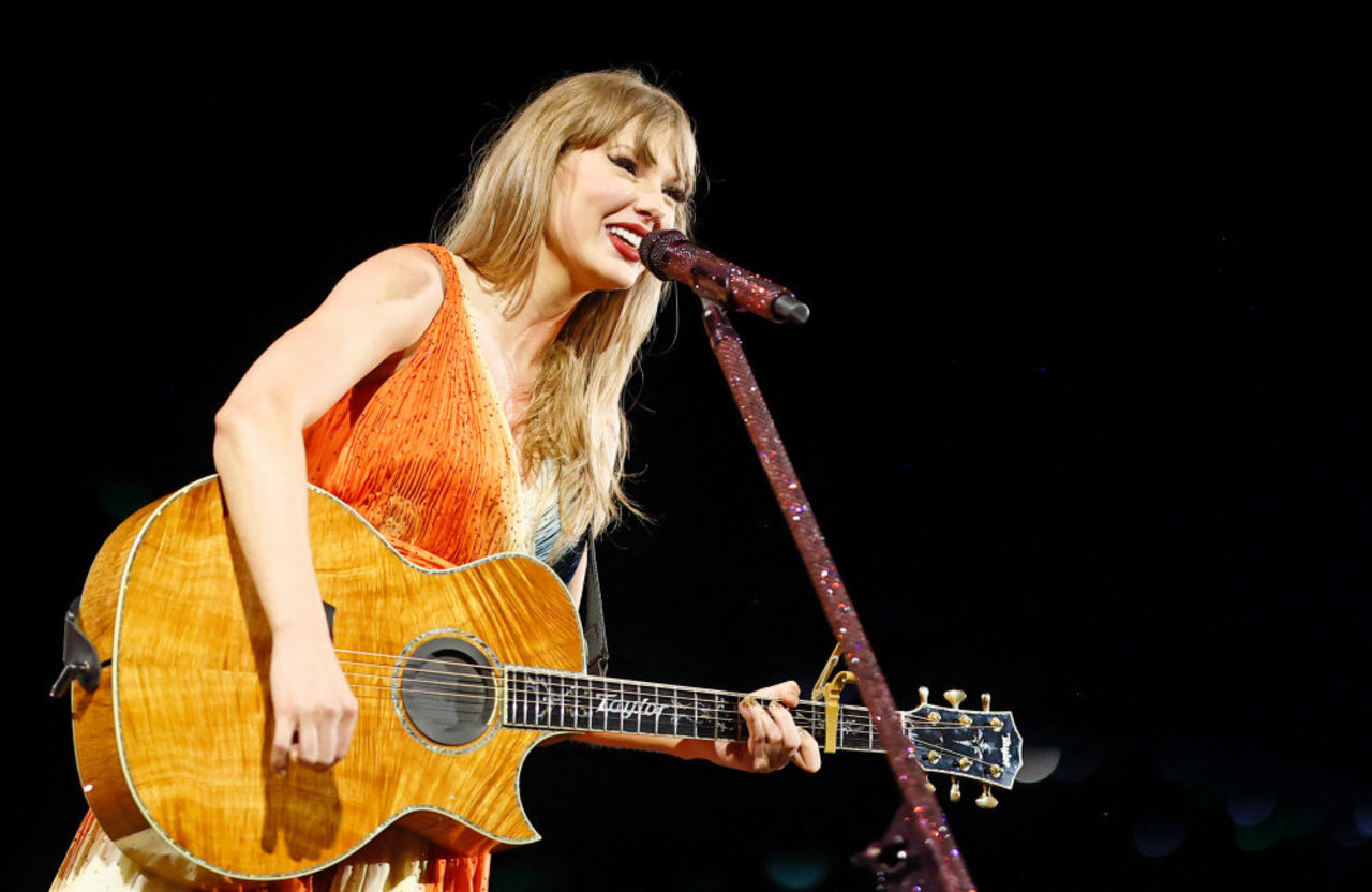 Taylor Swift welcomes ‘chaos’ of huge range - One News Page VIDEO