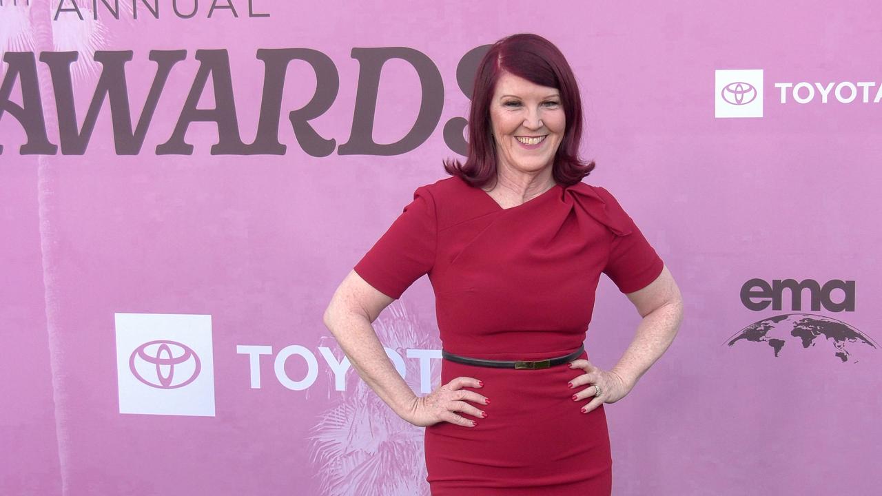 Kate Flannery 2025 EMA Awards Gala Green Carpet - One News Page VIDEO