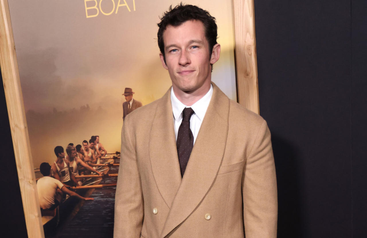 Callum Turner is 'excited' to 'grow old' with - One News Page VIDEO
