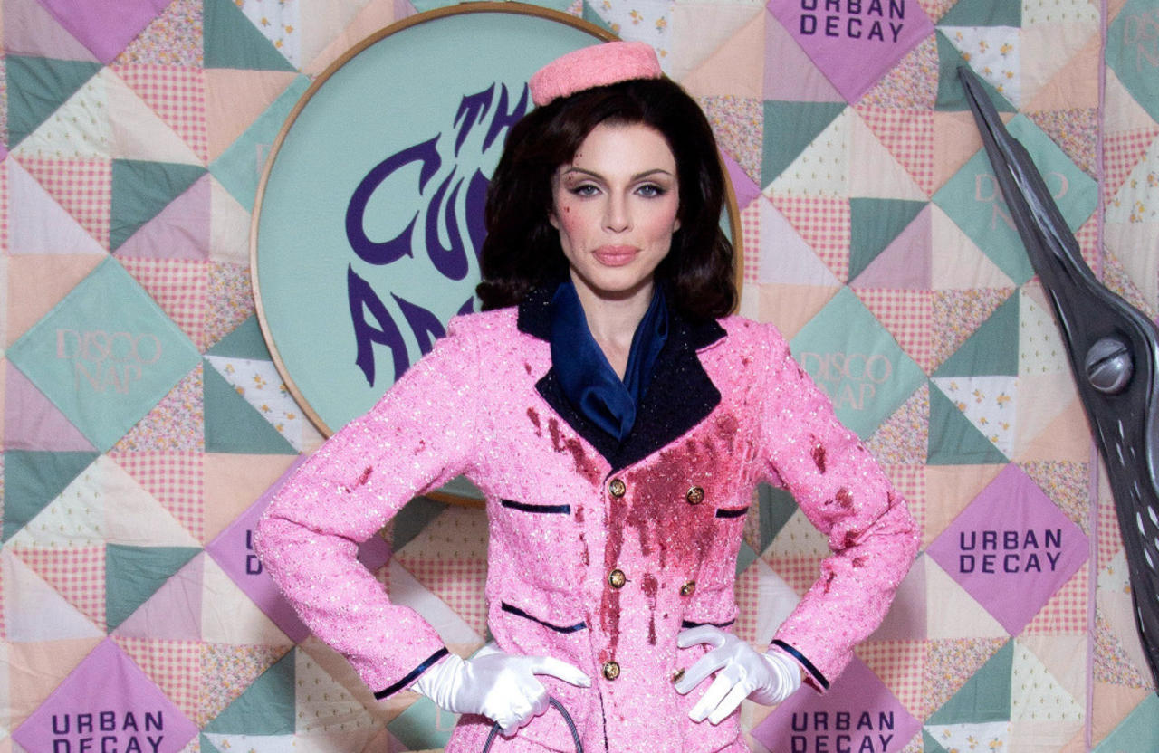 Julia Fox Stands by Her Jackie Kennedy Costume - One News Page VIDEO