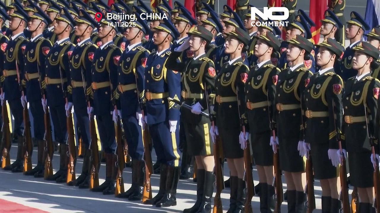 China hosts Thai king on first-ever state visit - One News Page VIDEO