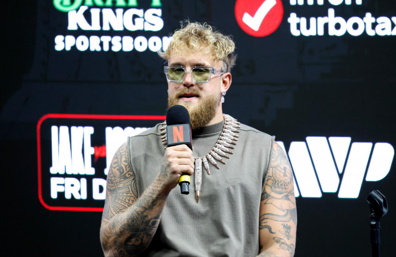 Jake Paul suffered a suspected double broken jaw - One News Page VIDEO