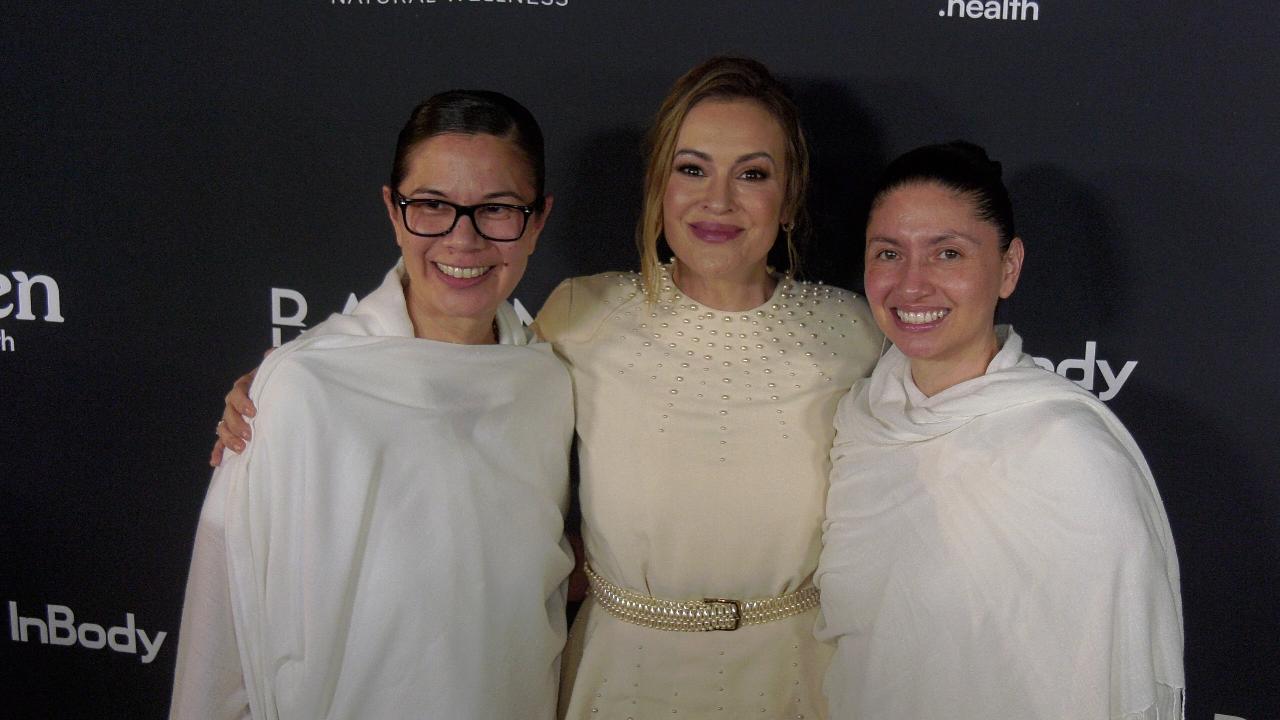 Sadhvi Siddhali Shree, Alyssa Milano, Sadhvi - One News Page VIDEO