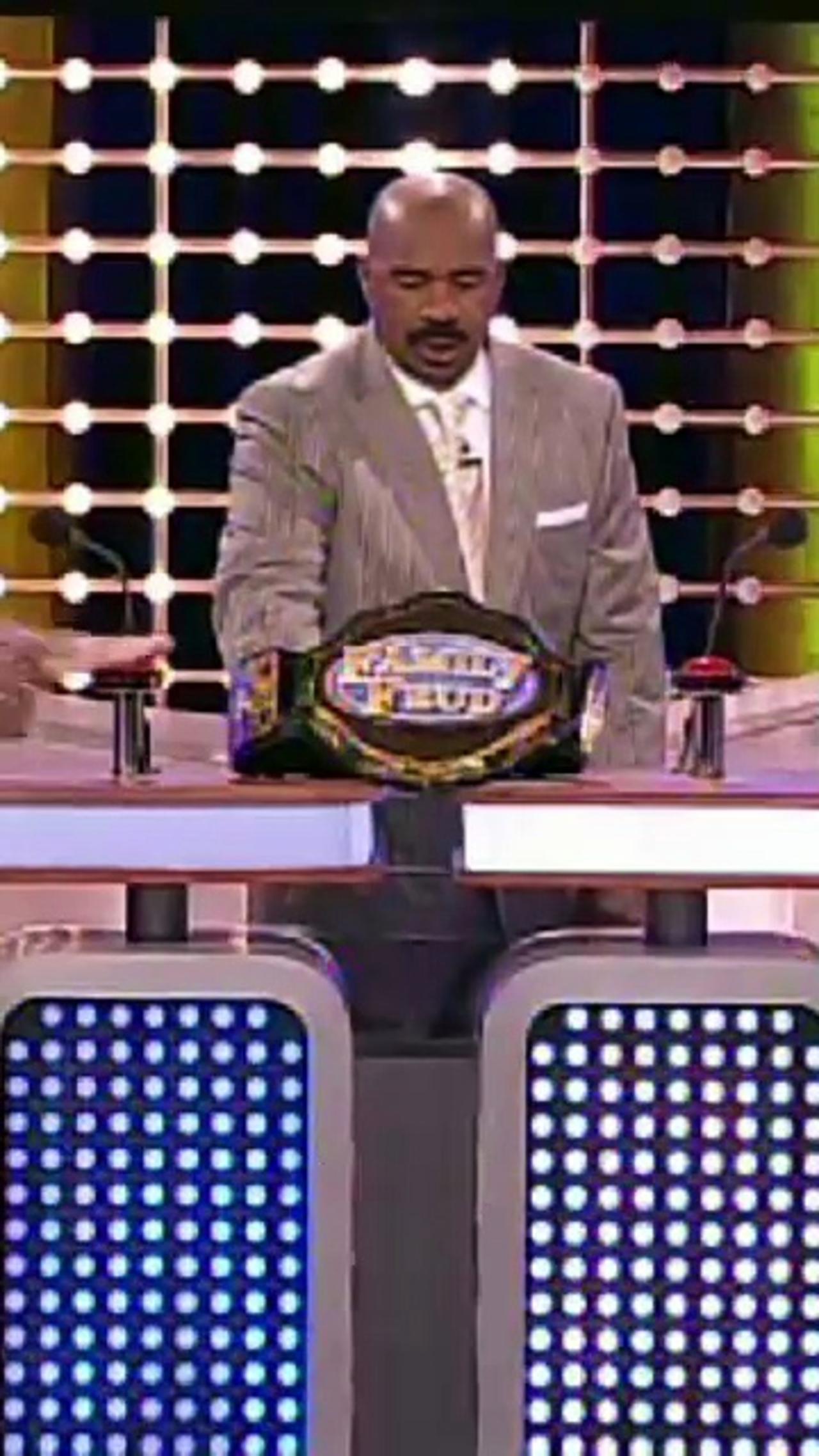 Lacey Was Ready for This Celebrity Family Feud - One News Page VIDEO
